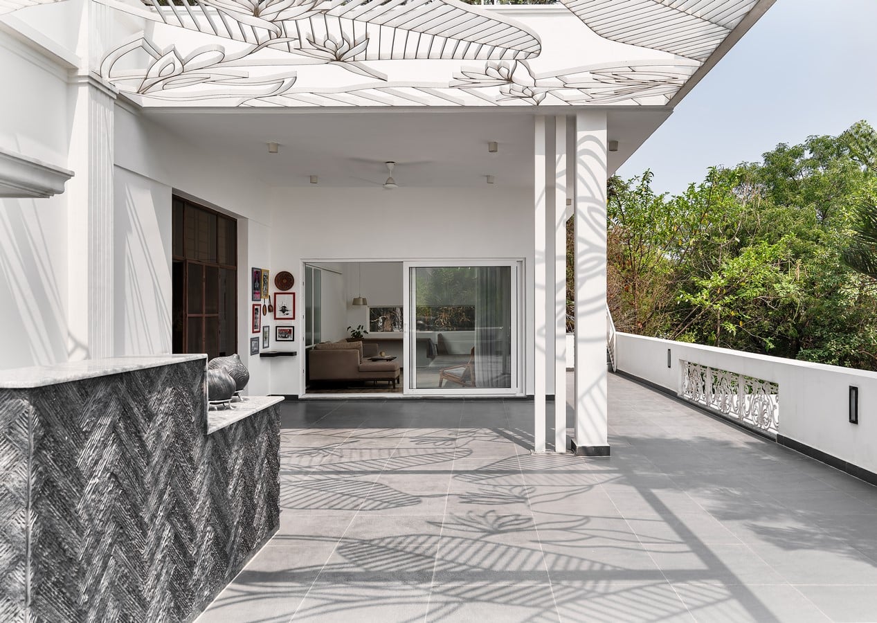 Terrace with Minimalist Living Room Design by Studio Dvāra - RTF ...