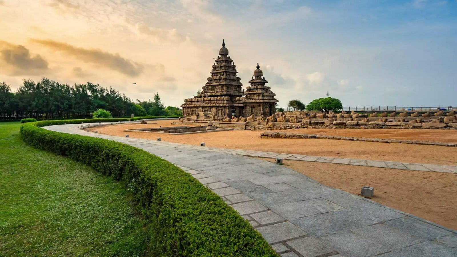 UNESCO World Heritage Sites: Monuments in Mahabalipuram - RTF ...