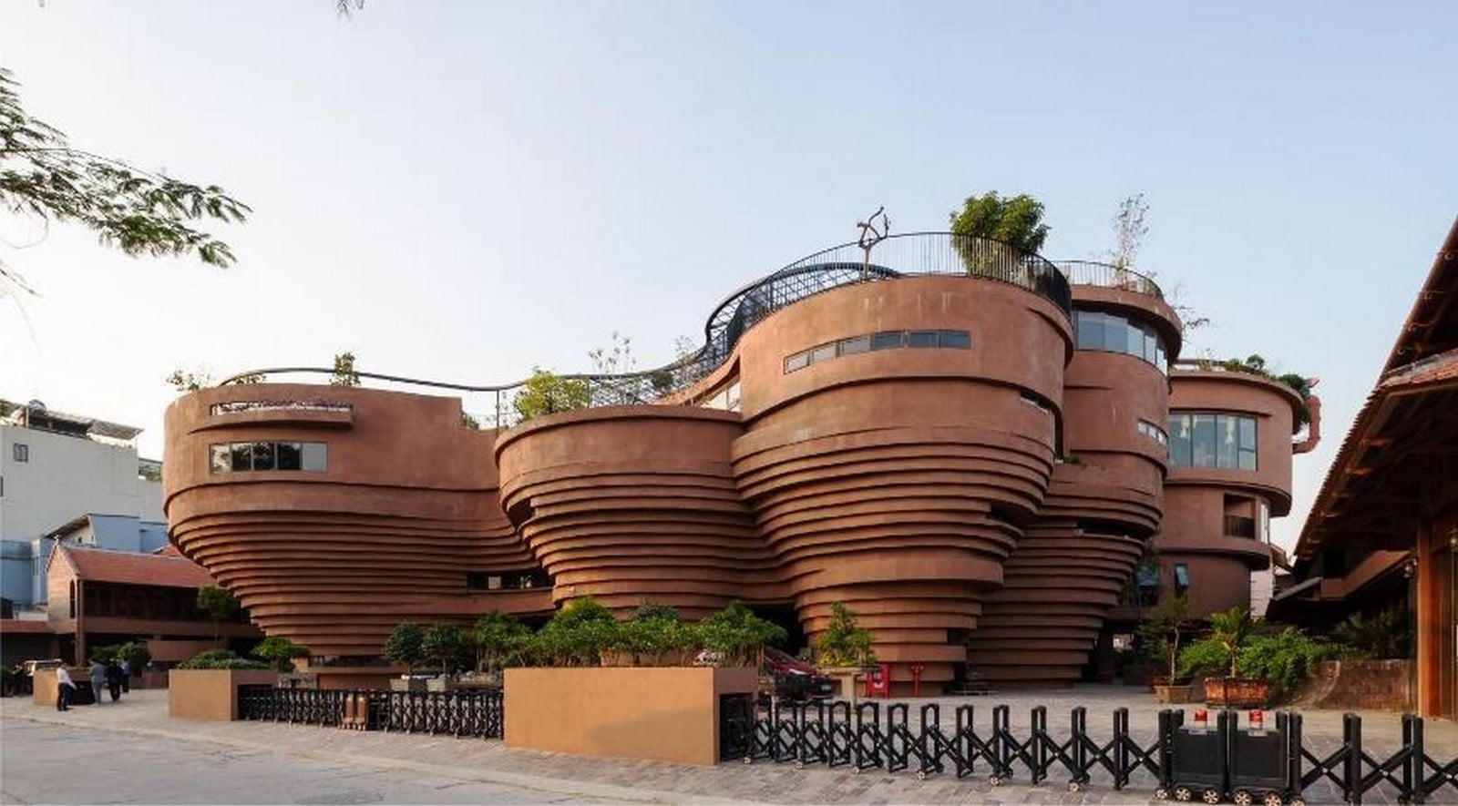 Transcending Architecture’s Panorama - RTF | Rethinking The Future