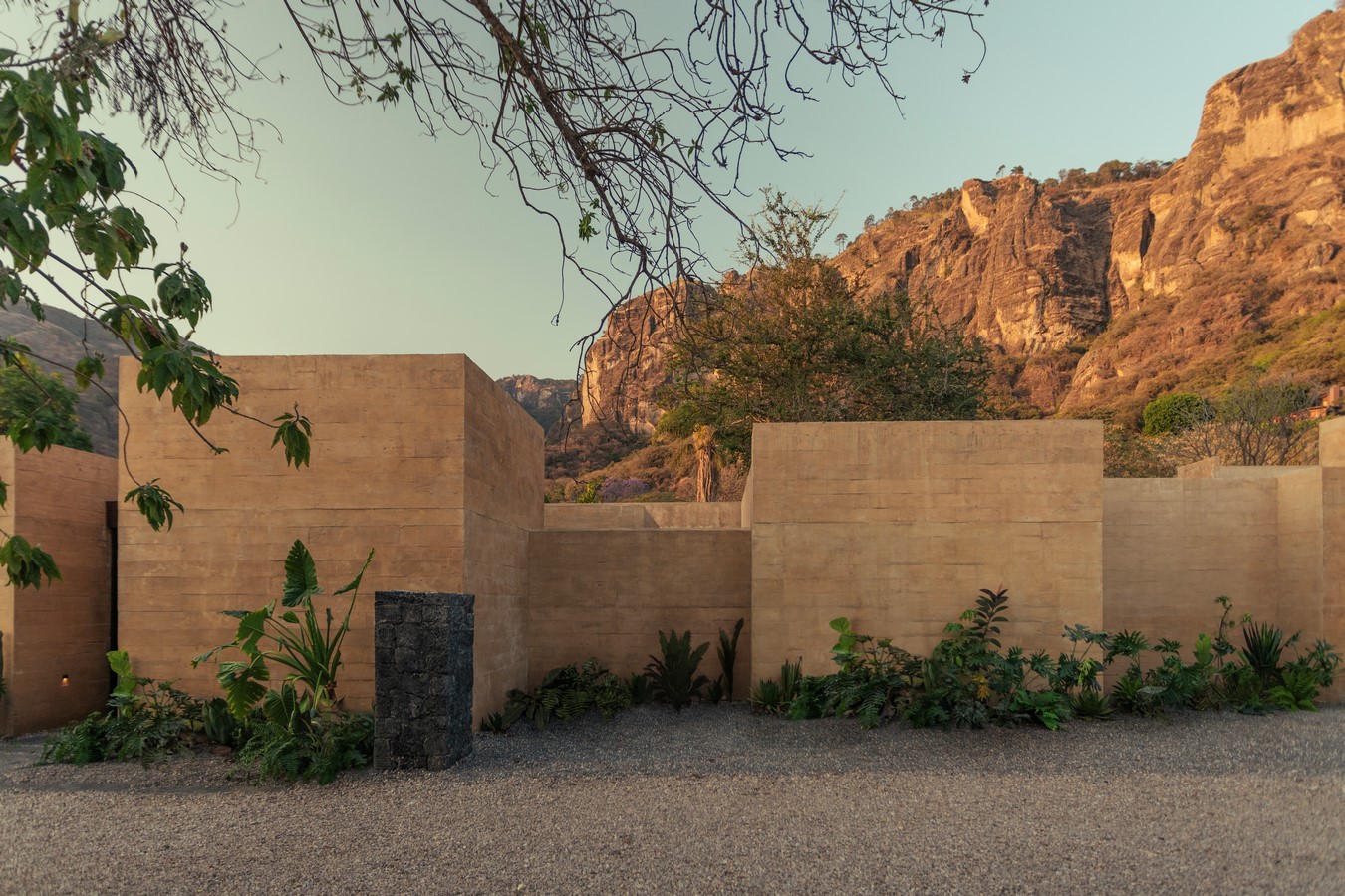 LL HOUSE by RA! - RTF | Rethinking The Future