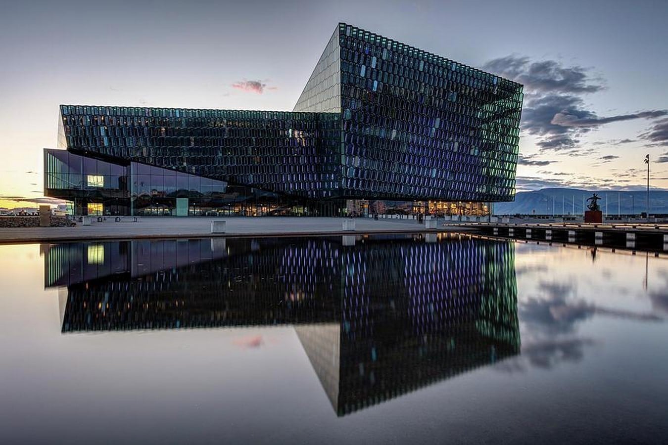 Architectural Branding: Iconic Architecture as Catalyst for Economic ...