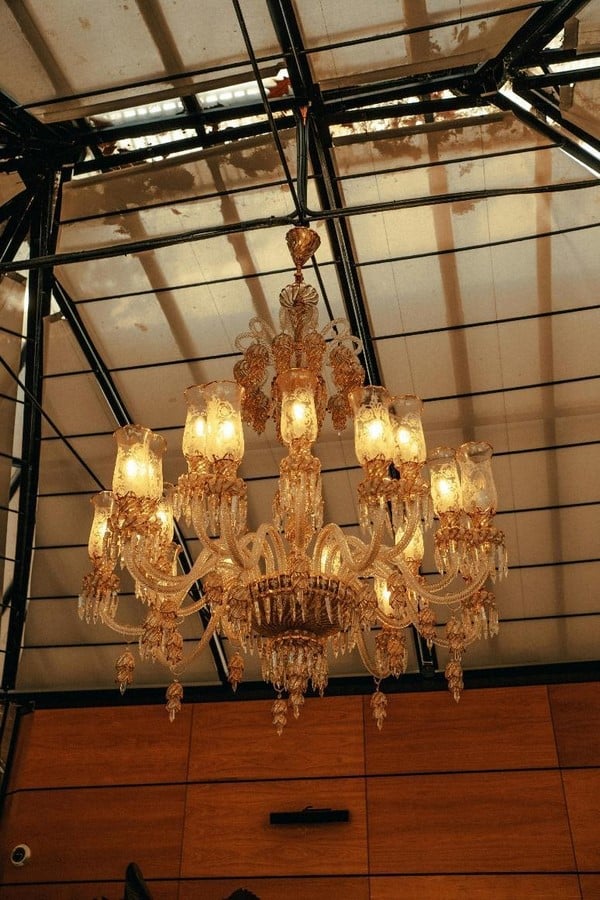 Chandeliers: A Fusion of Art, Engineering, and Functionality - RTF ...