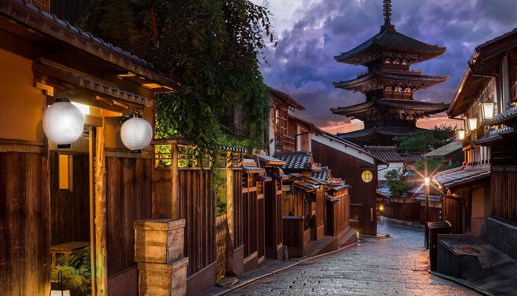 Traditional Japanese Machiya Houses in Kyoto: A Case Study of Cultural ...