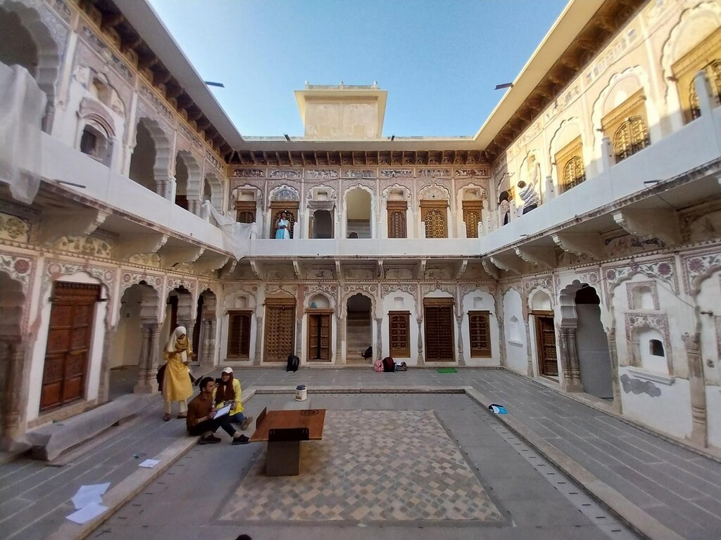 Getting Mesmerized with the Traditional Havelis of Mandawa: A Time and ...