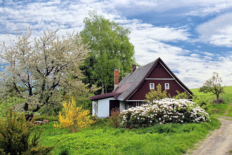 Rightsizing Your Life: Downsizing vs Upsizing Your Home - RTF ...
