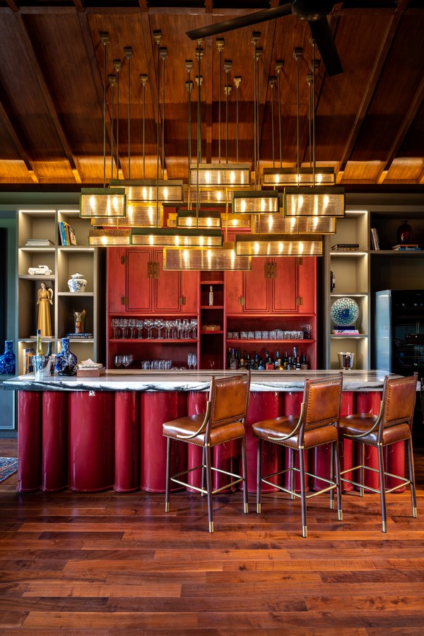 Sparkling Soirees Chic Home Bar Setups for Magical Holiday Hosting ...