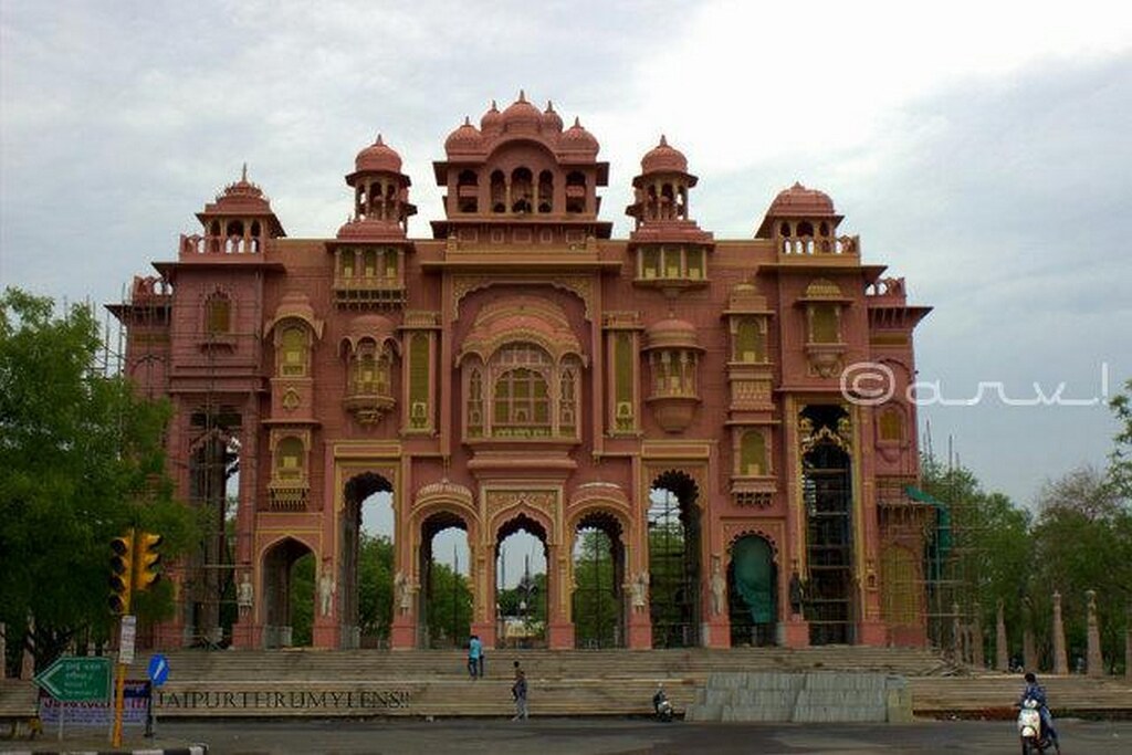 Evoking Emotion: Colour Theory in the Historic Palaces of Jaipur - RTF ...