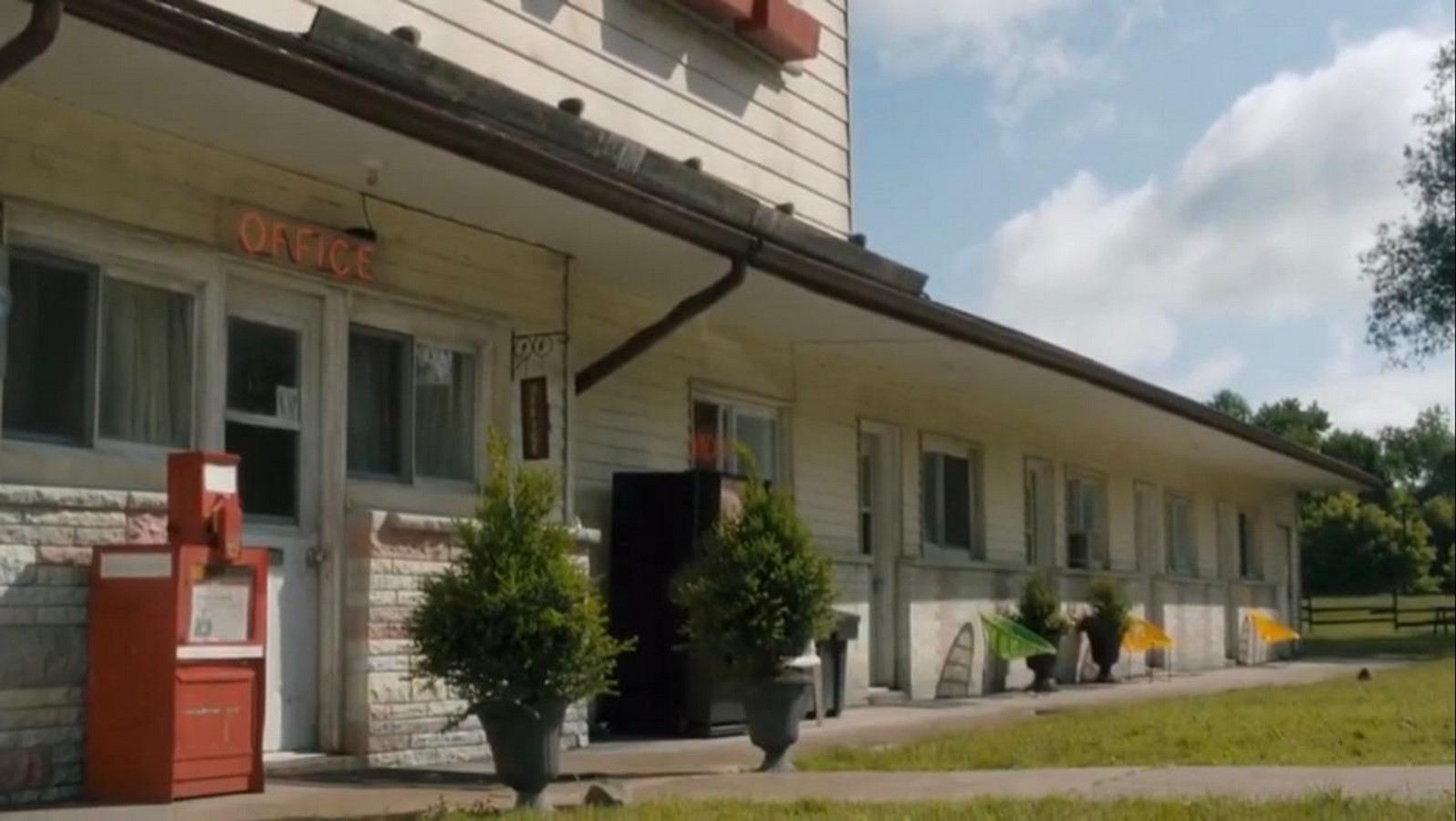 Small Town Aesthetics: Architectural and Design Narratives in American ...