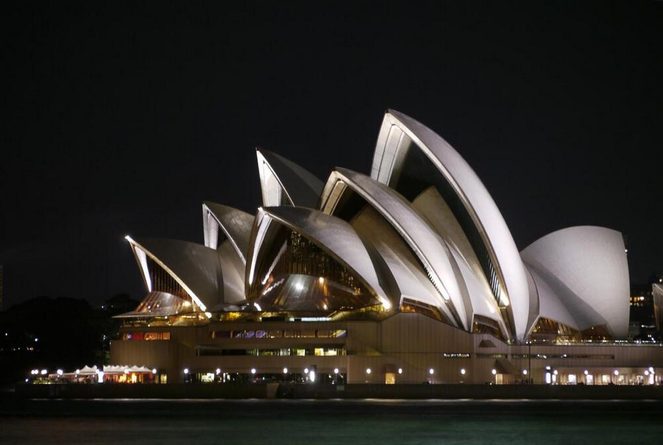 The Sydney Opera House: A Modern Architectural Icon - RTF | Rethinking ...