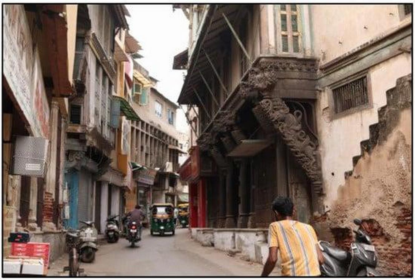 Negotiating Spaces: The Psychology of Vibrancy in Indian Urban ...