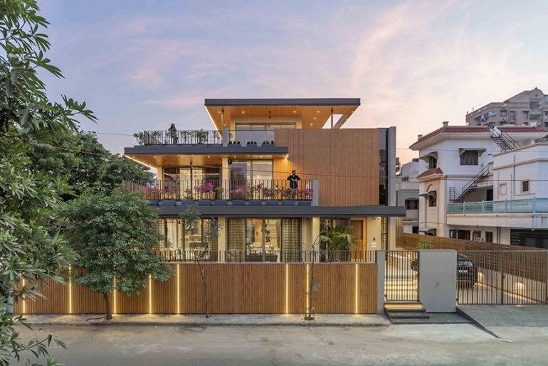 NRI Bungalow At Thaltej by Shayona Consultants - RTF | Rethinking The ...