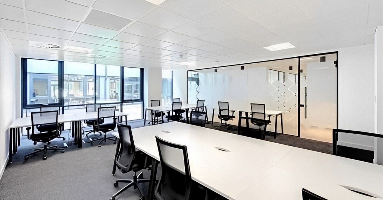 10 Office Design Trends to Expect in 2025 - RTF | Rethinking The Future