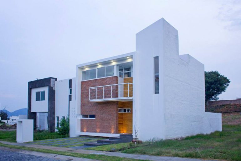 House Between Two Roofs by Bojórquez arquitectos - RTF | Rethinking The ...
