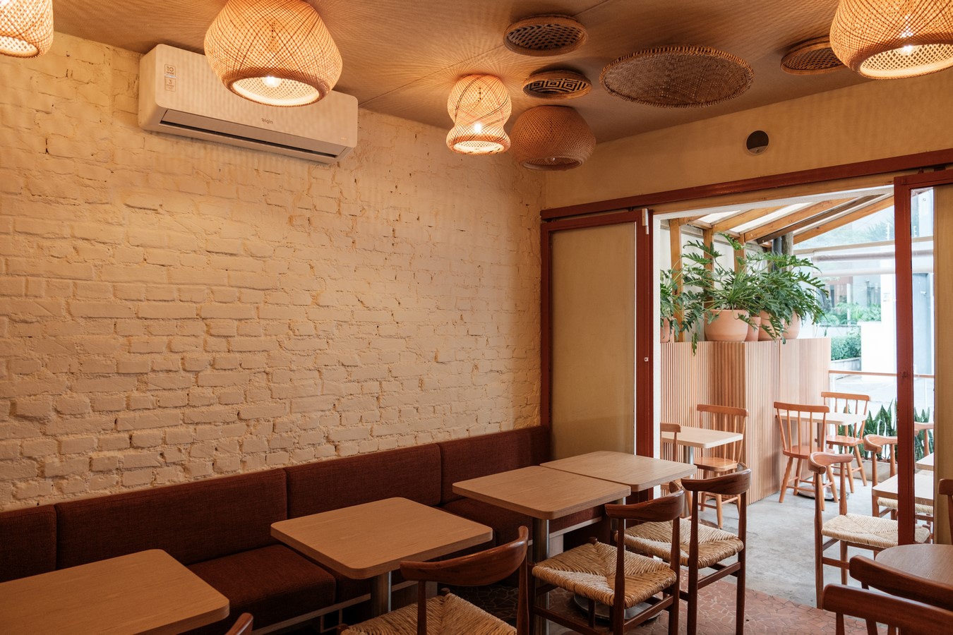 Cuia Pinheiros Restaurant by Estúdio Naia - RTF | Rethinking The Future