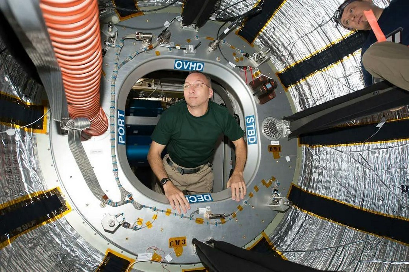 Space Architecture: Designing Habitats for Other Worlds - RTF ...