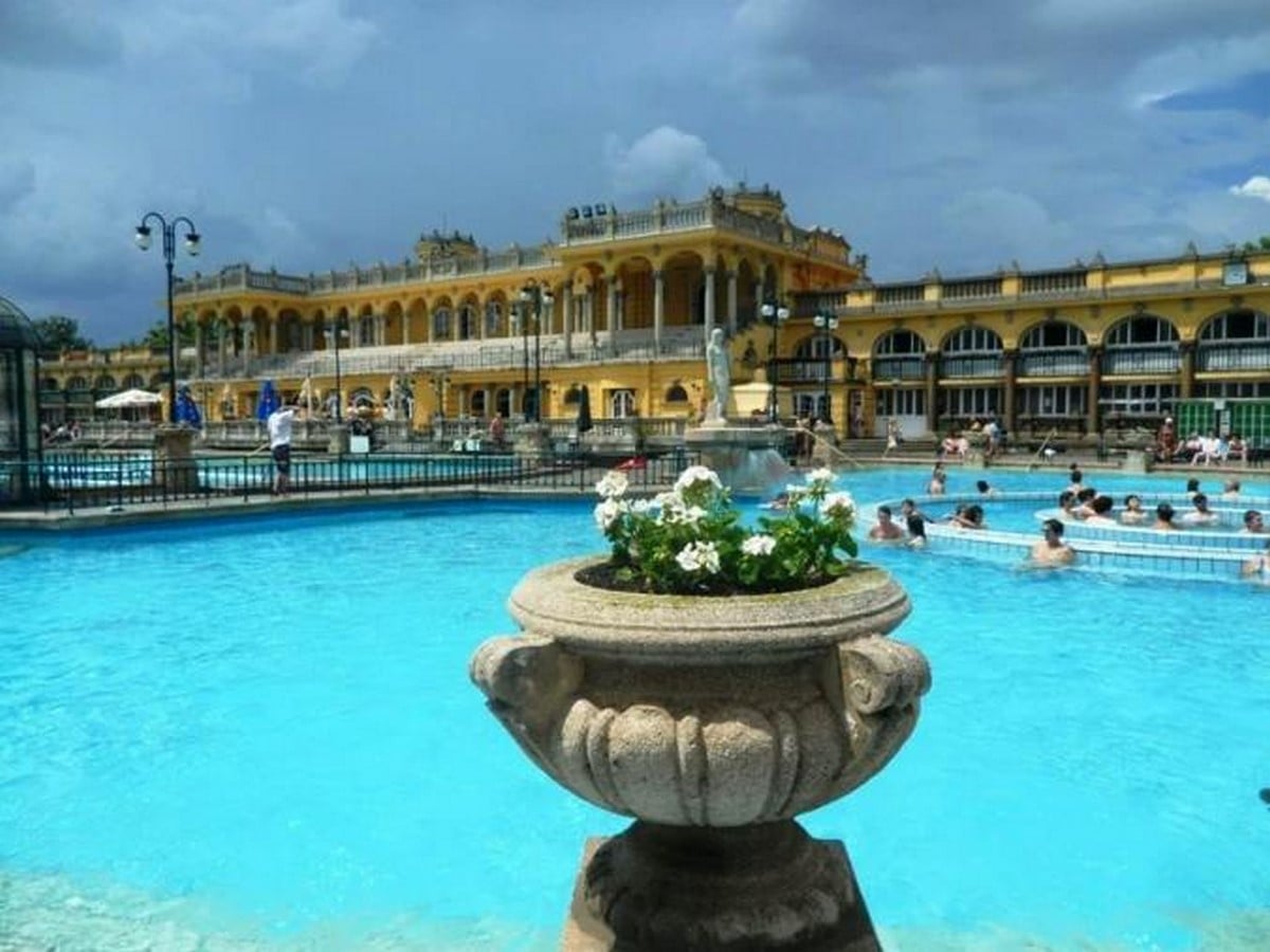 Healing in Stone and Steam: The Architecture of Thermal Baths - RTF ...