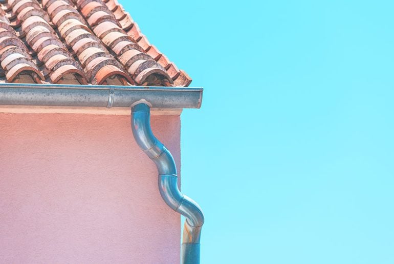 5 Genius Gutter Hacks to Keep Your Home Dry and Beautiful - RTF ...