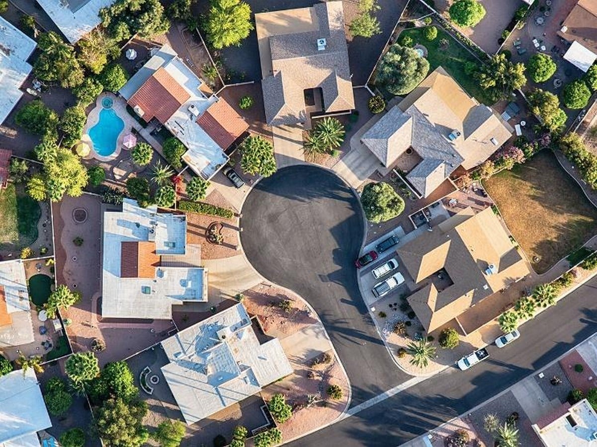 Suburbia: The Architecture of Conformity vs. Escape - RTF | Rethinking ...