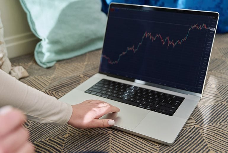 What Overnight Market Moves Can Teach Us About Online Trend Surges ...