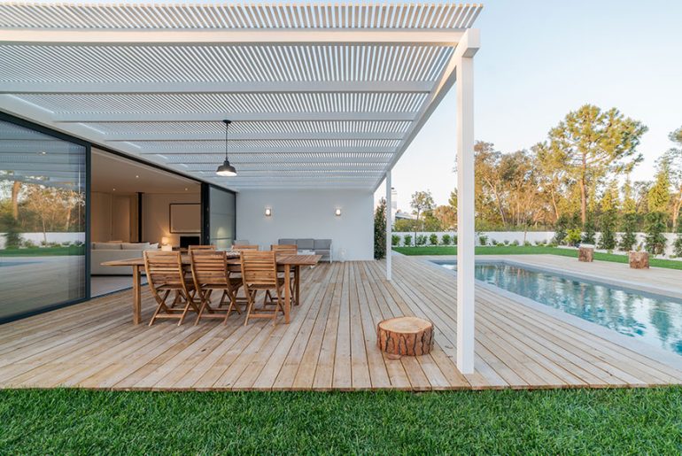 Modern Pergolas: Transforming Outdoor Living Spaces - RTF | Rethinking ...