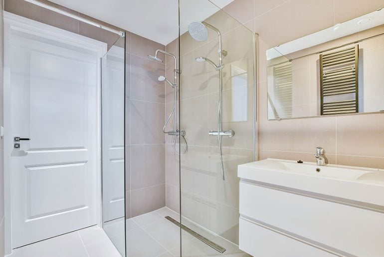 Custom Glass Shower Door Cost in Illinois: 2026 Remodeling Guide - RTF ...